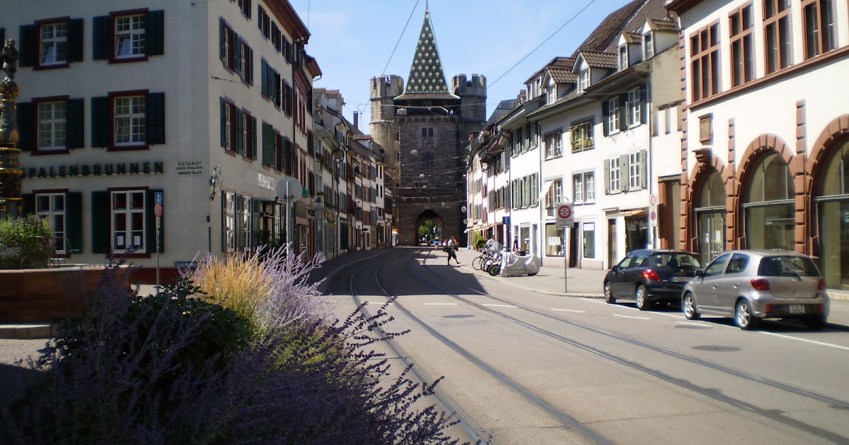 Nothing Less Radiant: Basilea (Suiza): Alrededores Del Altstadt
