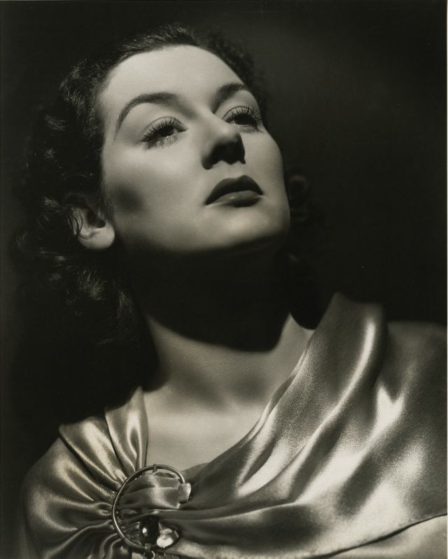 50 Glamorous Photos of Rosalind Russell in the 1930s and Early ’40s ...