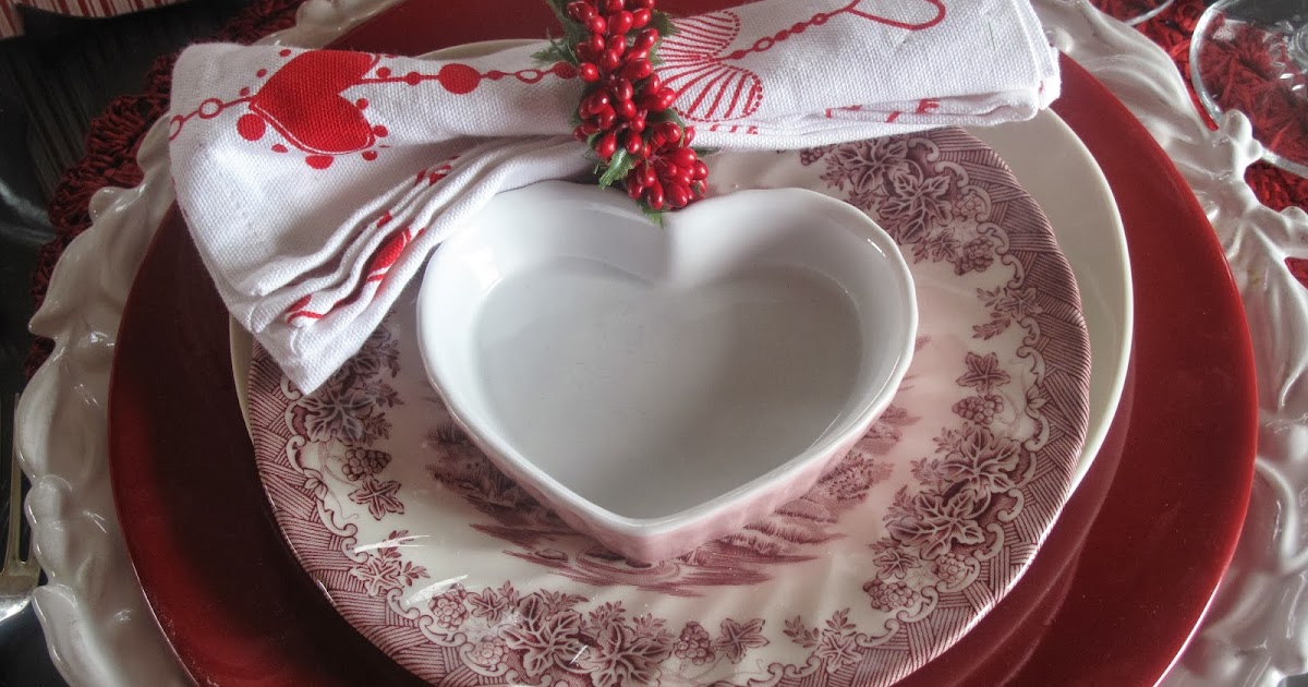 Red Couch Recipes: Valentine Love Table