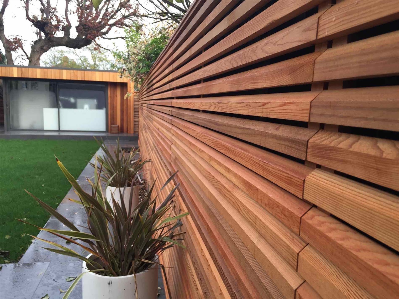 HOUTEN SCHUTTING KOPEN