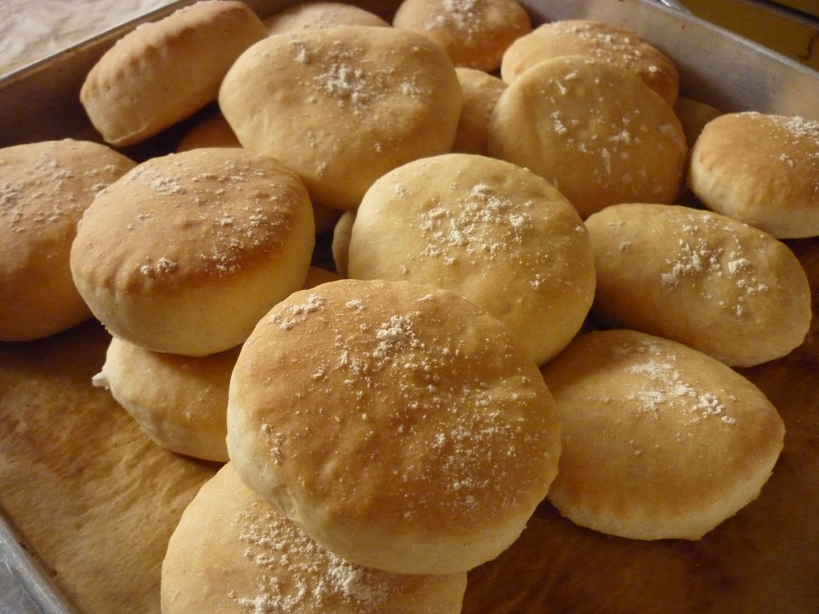 as always, a copycat: ROTI ARAB....ROTI ARABIN