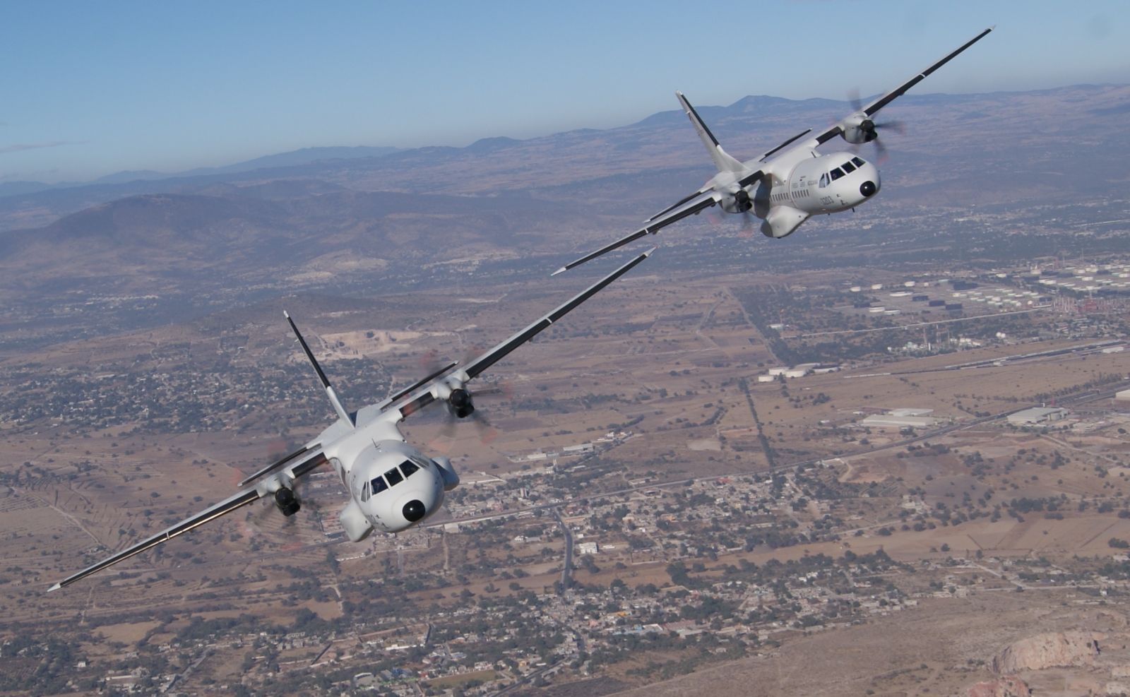 Con las alas en mi pecho: AVIÓN CASA C-295