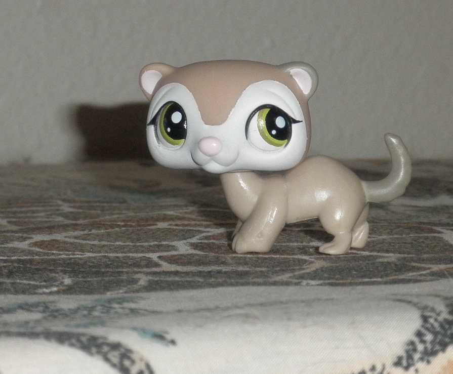 Collectomania: LPS Ferrets