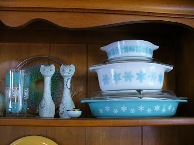 Our Arts and Crafts Home: Snowflake Pyrex