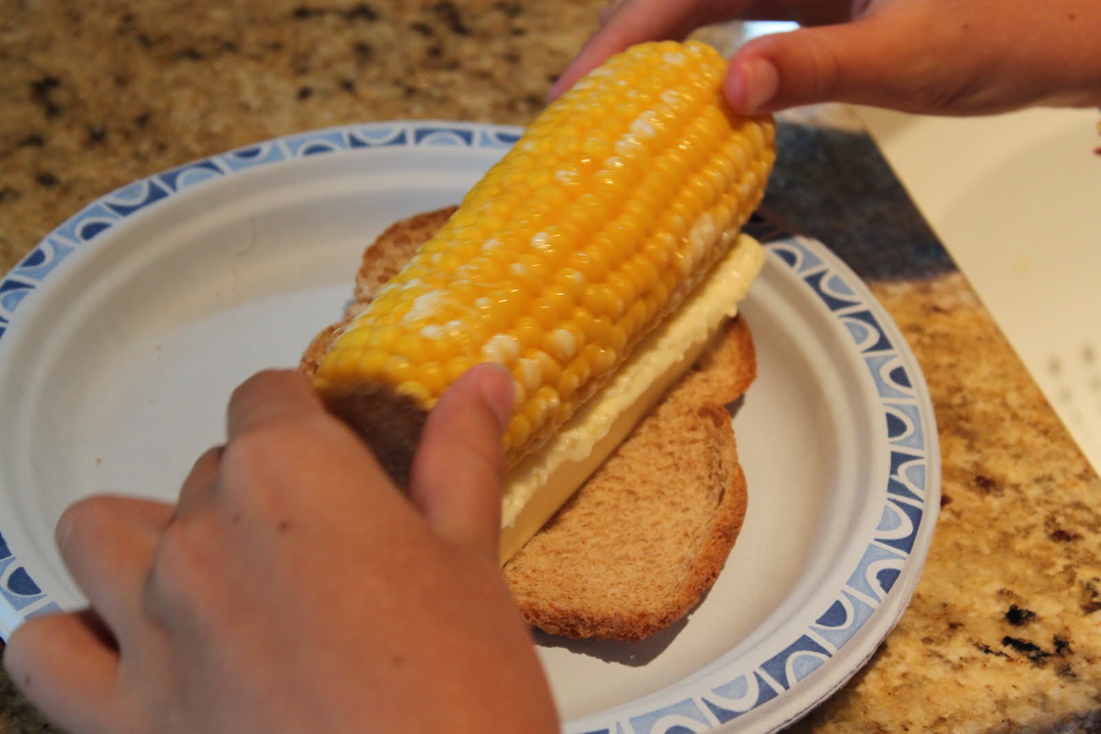 The Blackberry Vine: Kitchen Tip - Buttering Corn