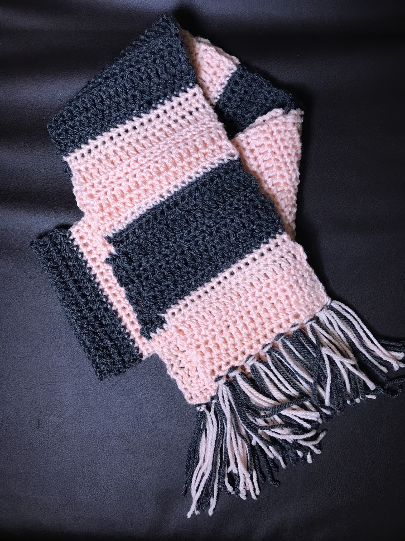 Textured Two-Colour Scarf w/Fringe