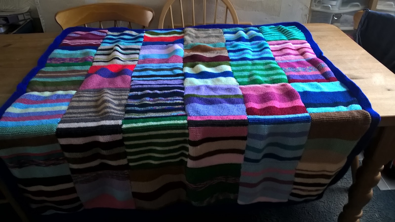 The Frugal Knit-Wit: What's the Knit-Wit Knitting?