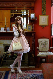 M i n t K i s m e t ♡: Lolita Posing 101