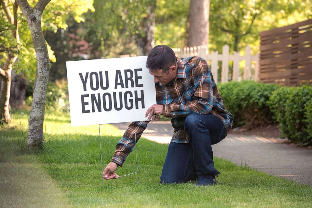 Viral Inspirational Yard Signs Help Raise Hope Across the Country