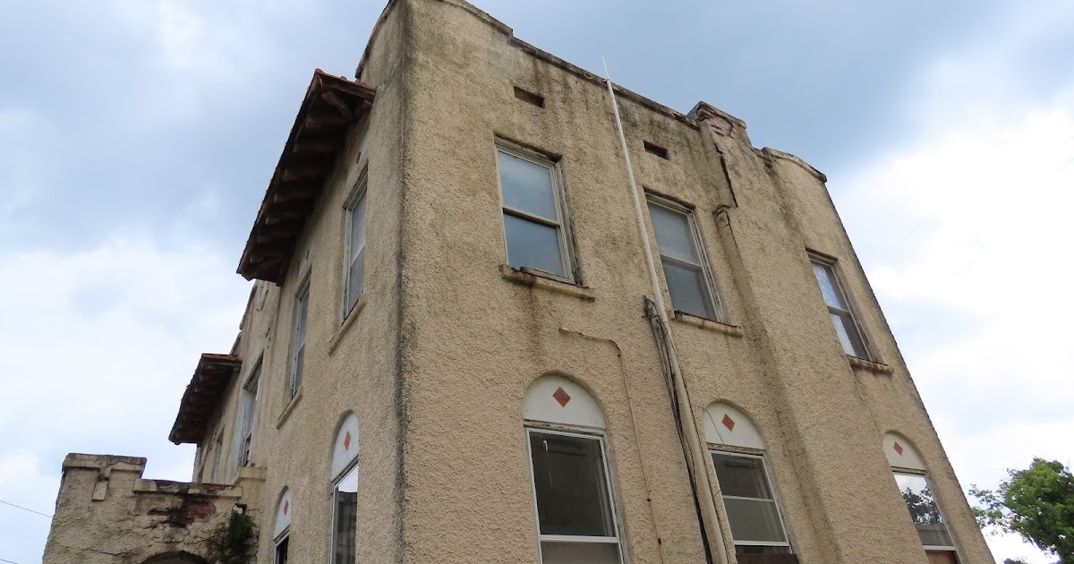 TIMLENNOX.COM: Photos & The History of an Old Montgomery Building