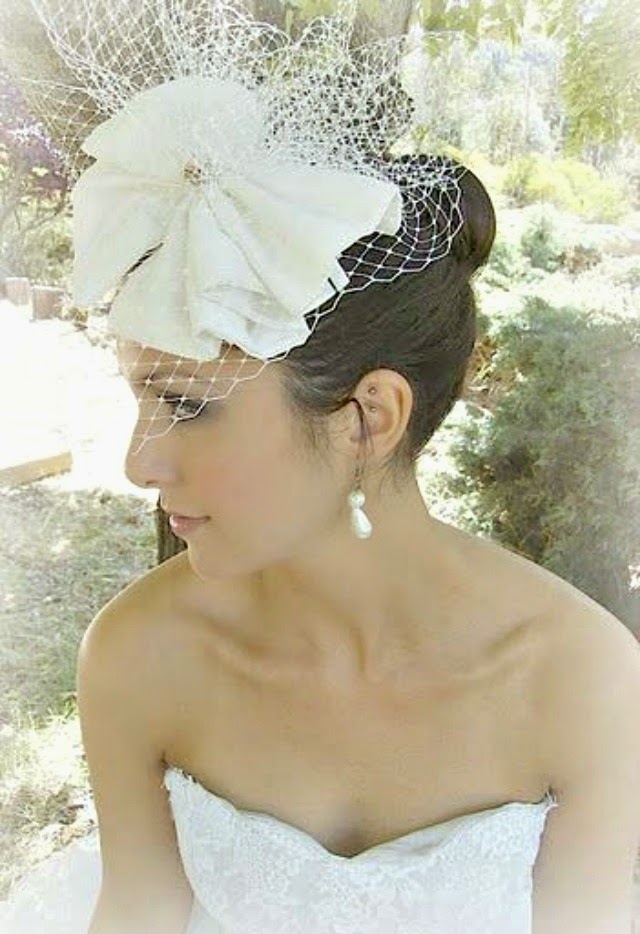 BRIDE CHIC: BOWS, RIBBONS AND BELTS