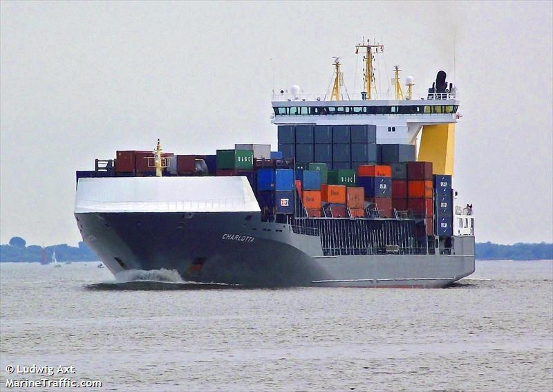 Job At Sea: 2nd Engineer for Container Ship