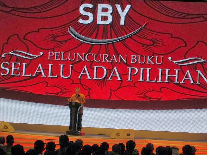 Travelplus Indonesia: SBY, Presiden ke-5 di Dunia yang Menulis Buku Saat Masih Menjabat