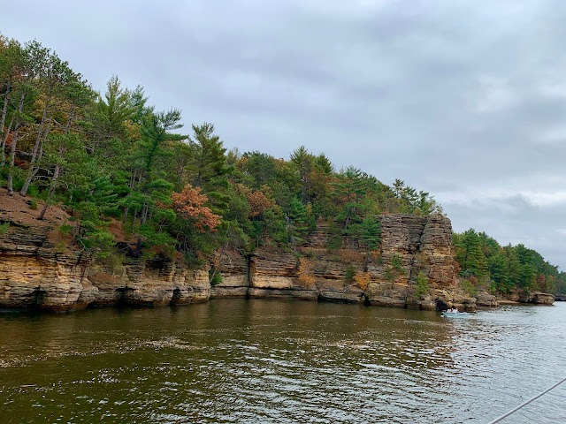 Amy's Creative Pursuits: A Fall Ride On The Upper Dells Boat Tour