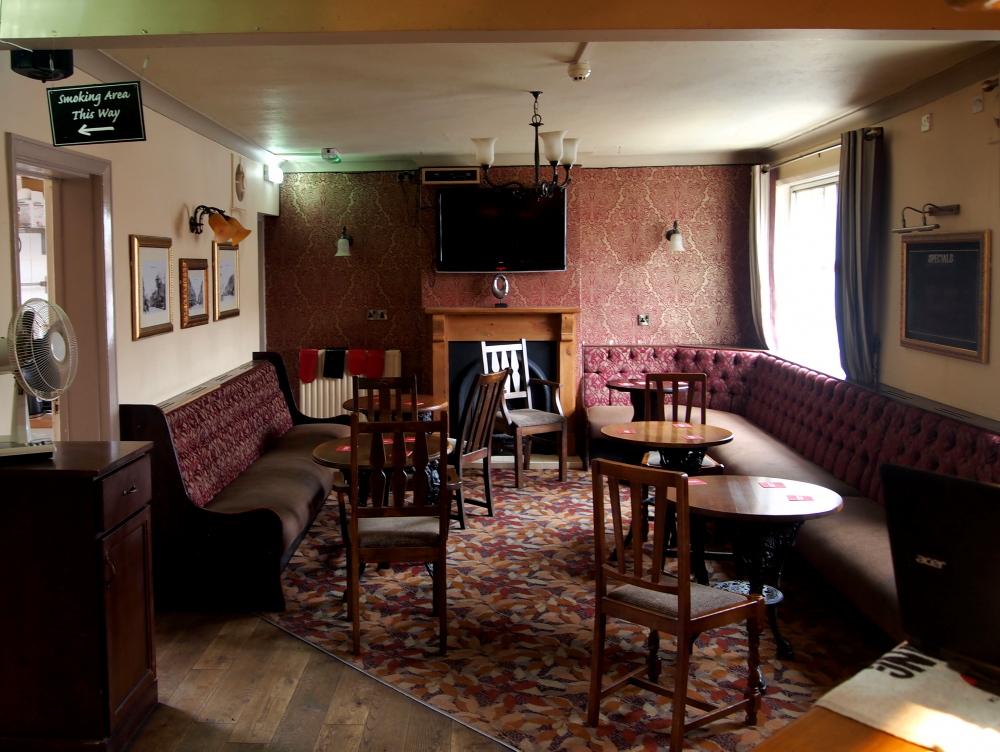 Shove it, Chuck it, Toss it...: Greasley Castle, Eastwood, Nottinghamshire