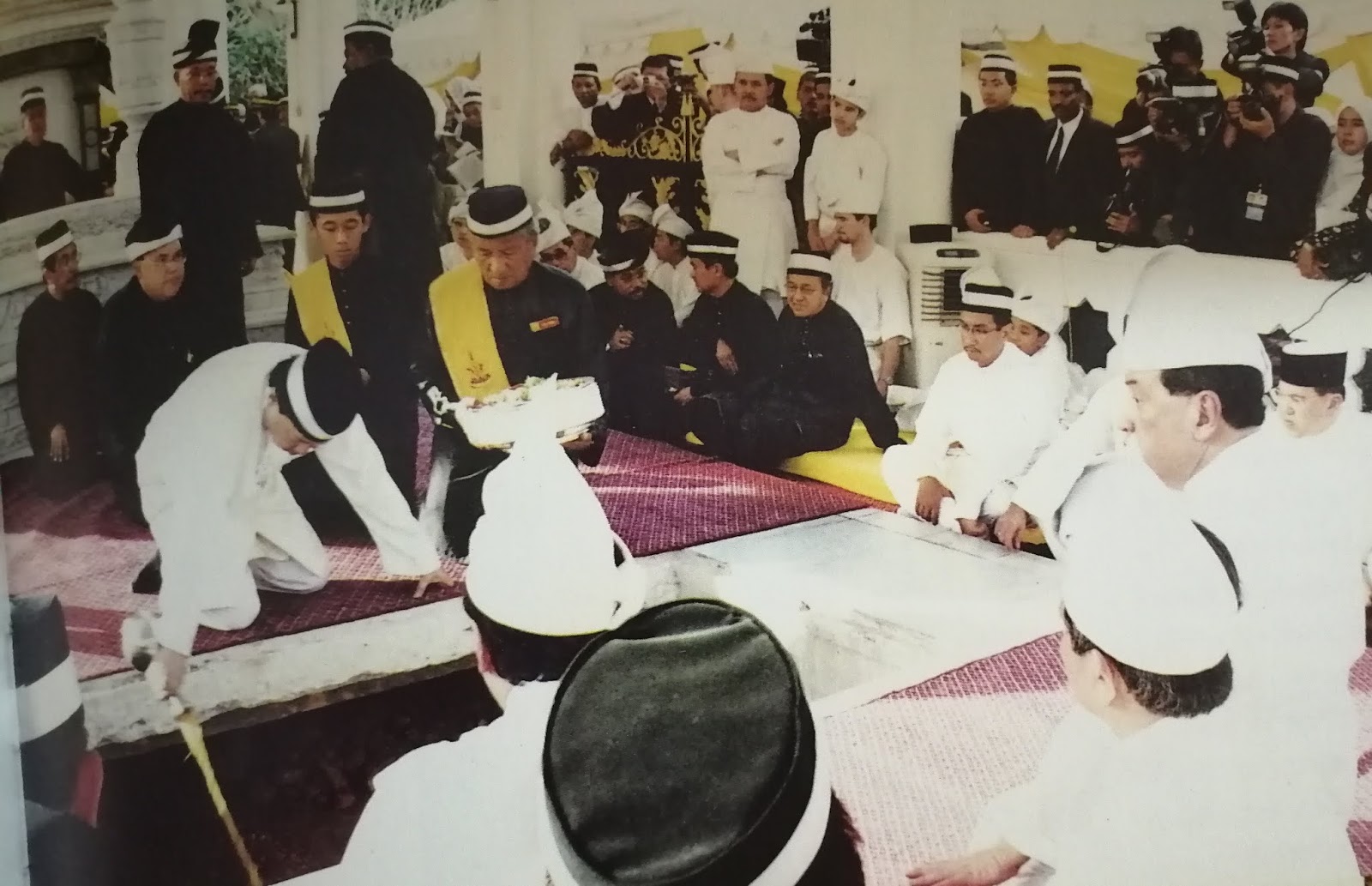 WARISAN RAJA & PERMAISURI MELAYU: 5 Ramadan 1422 Hijrah : Kemangkatan ...