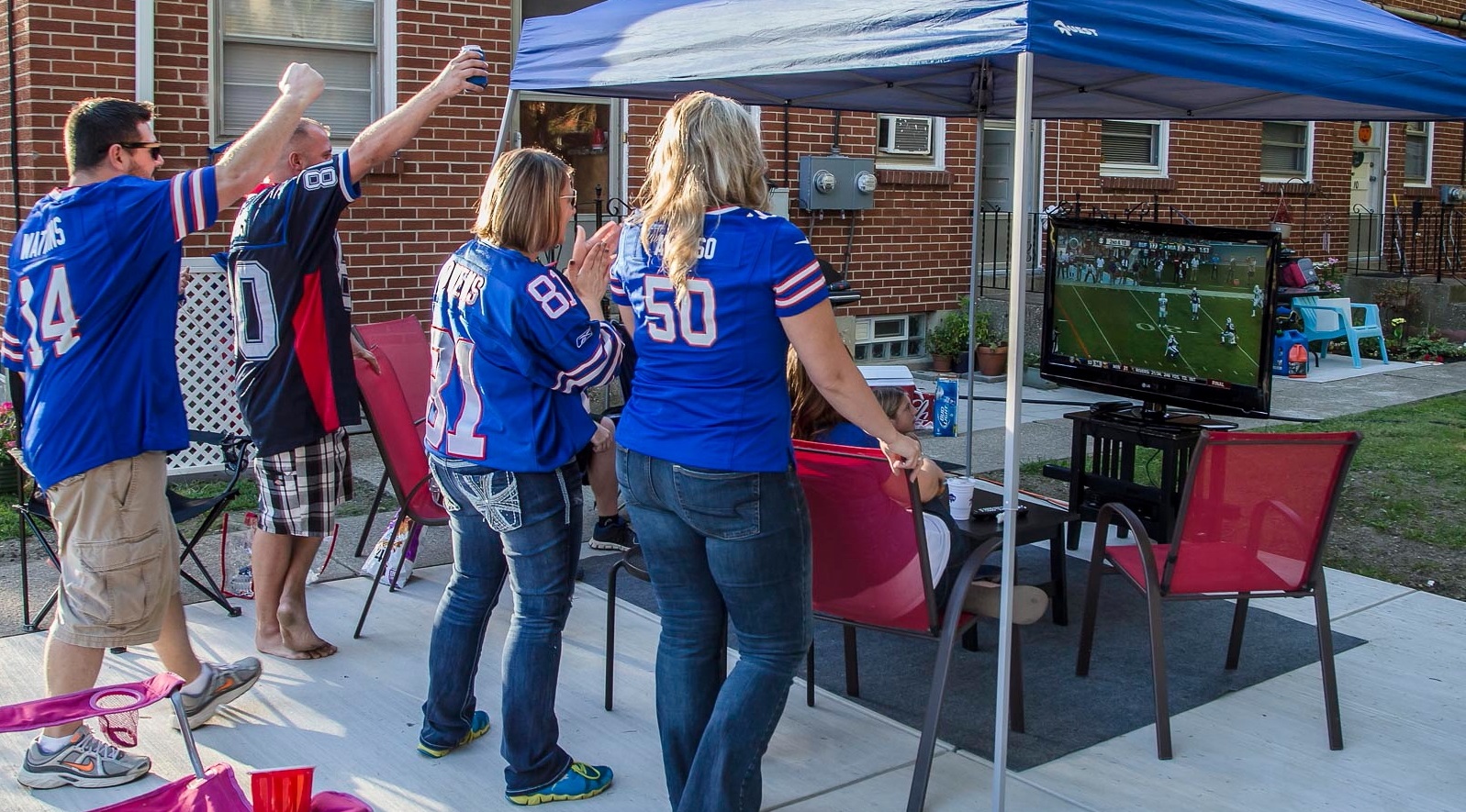 4 Things You Need for the Perfect Setup to Watch Sports Games Outside ...