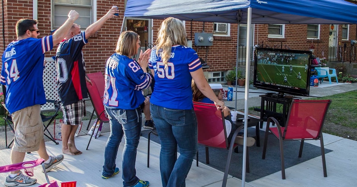 4 Things You Need for the Perfect Setup to Watch Sports Games Outside ...