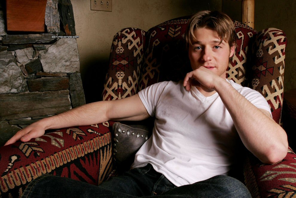 Everything The O.C. : The O.C. Photo Shoot: Benjamin Mckenzie Cabin ...