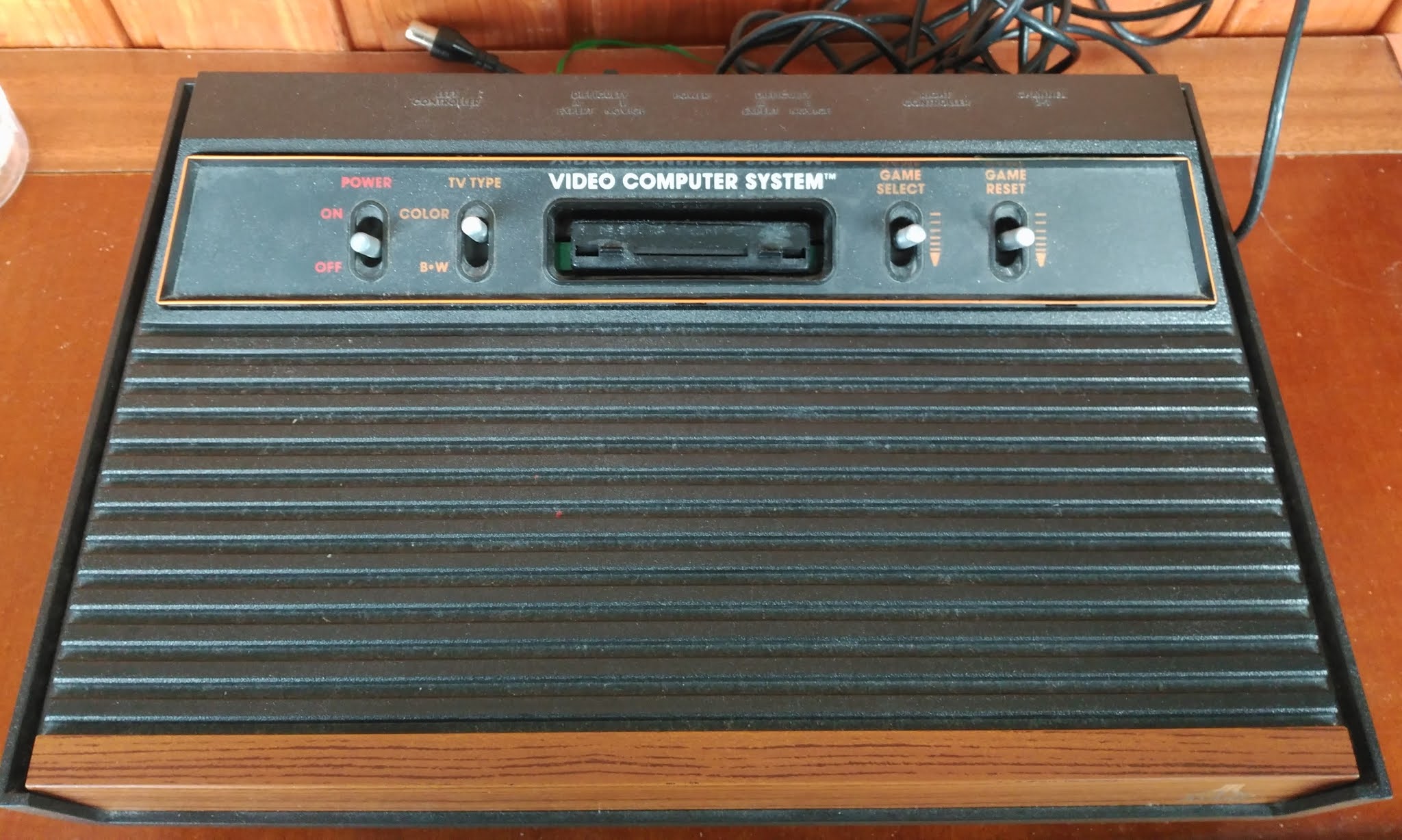 Retro Ordenadores Orty: Consola Atari VCS "4 Switch Woodies" (modelo CX ...