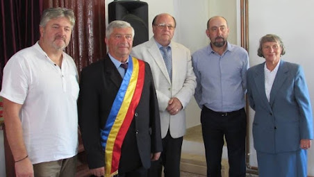 LYCEUM - SUBCETATE: La mulți ani poetului și prietenului IONEL SIMOTA!