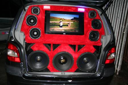 In the Night Auto Som: Veja alguns carros com som