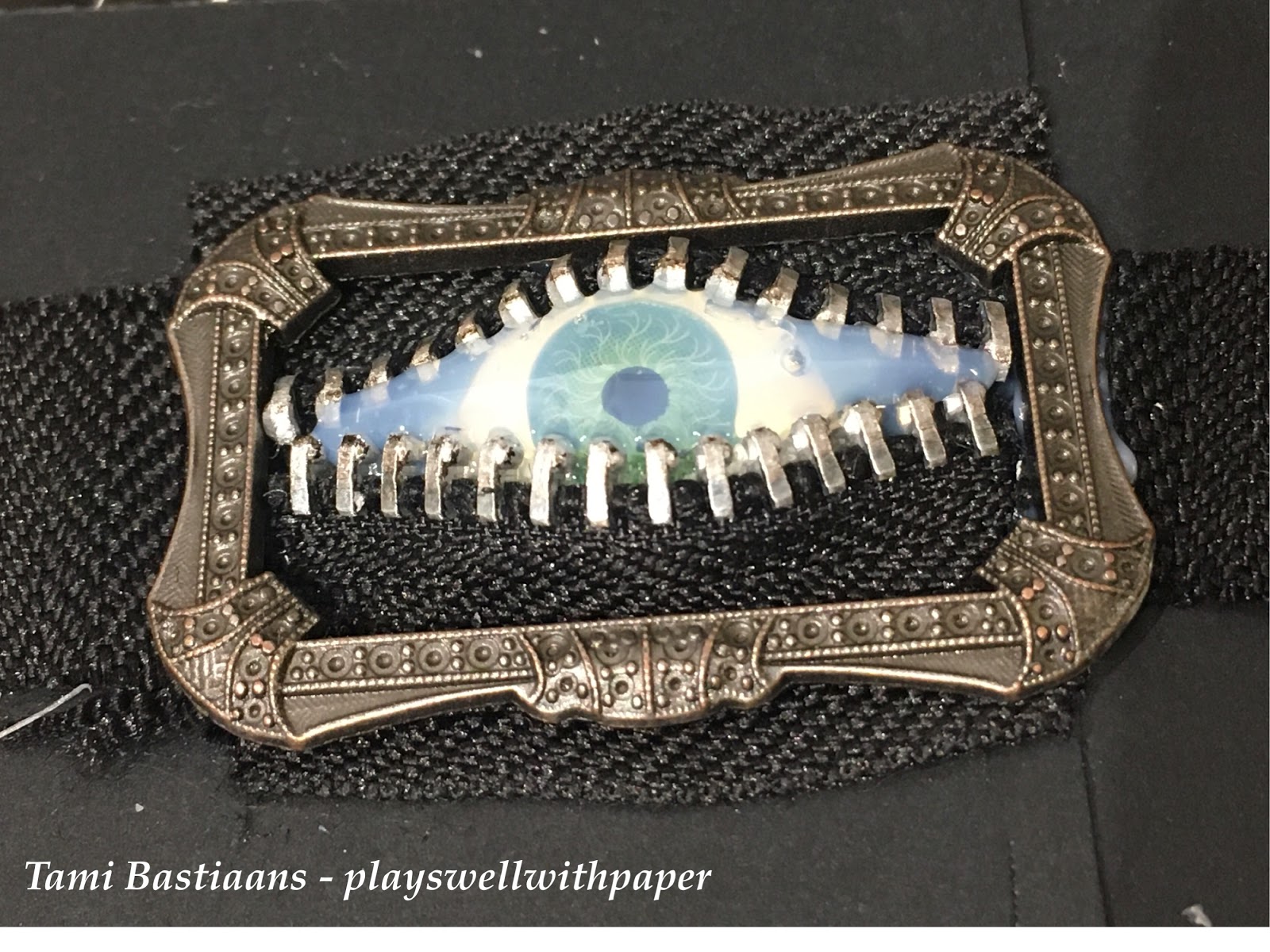 Plays Well With Paper: Eyemagination Part 1 - Zipper Eye