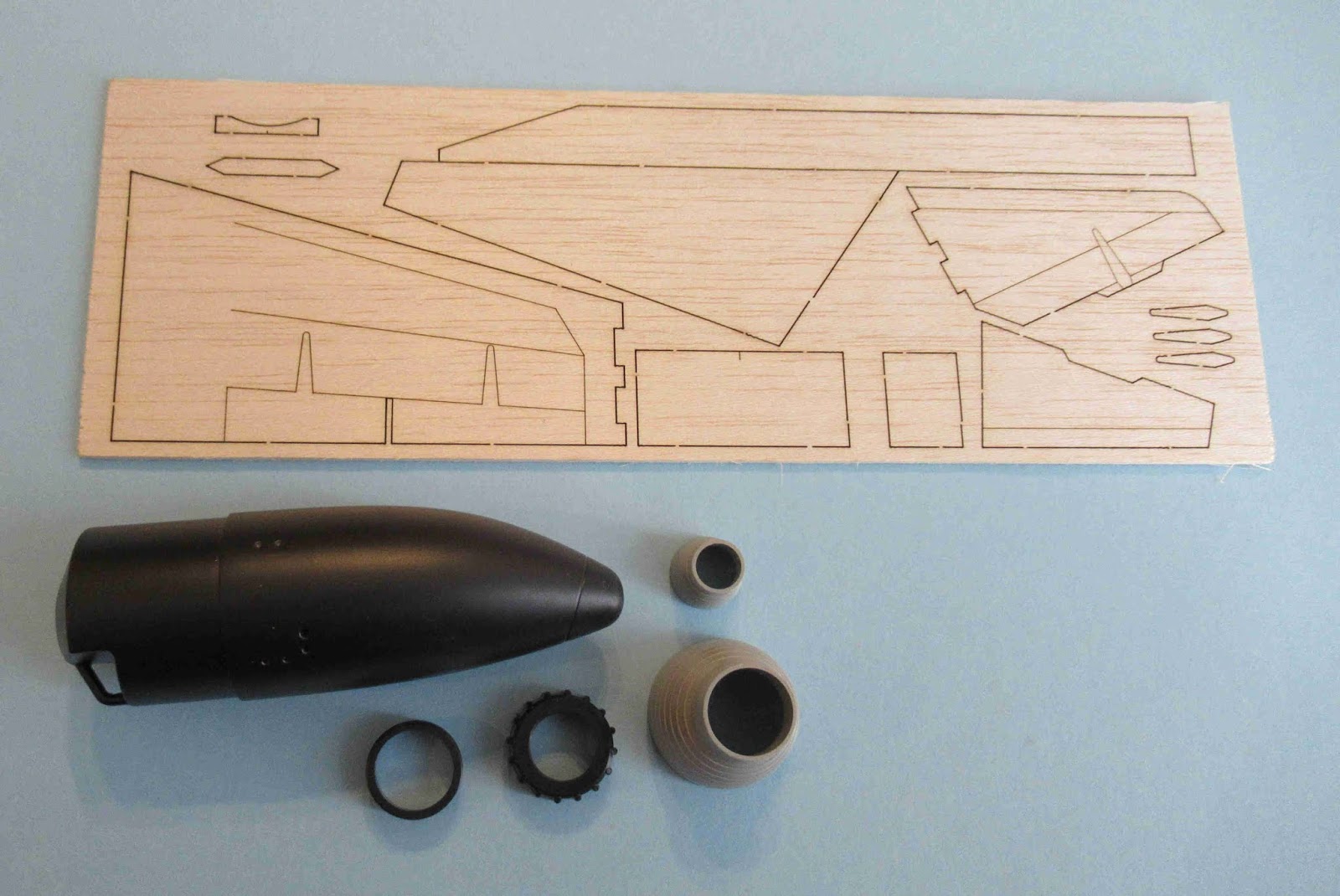 Model Rocket Building: Estes Leo Space Train #7285 Build, Part 1, Parts