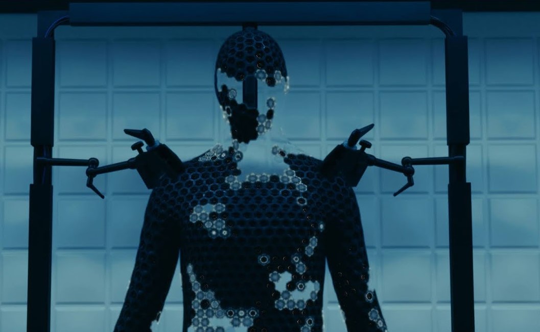 WAYNE'S WORLD OF CINEMA: THE REMAKE AGAINST THE ORIGINAL: THE INVISIBLE ...