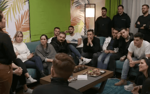 MasterChef: Μπήκαν στο σπίτι οι 24 παίκτες (videos) - Greek Web TV Live