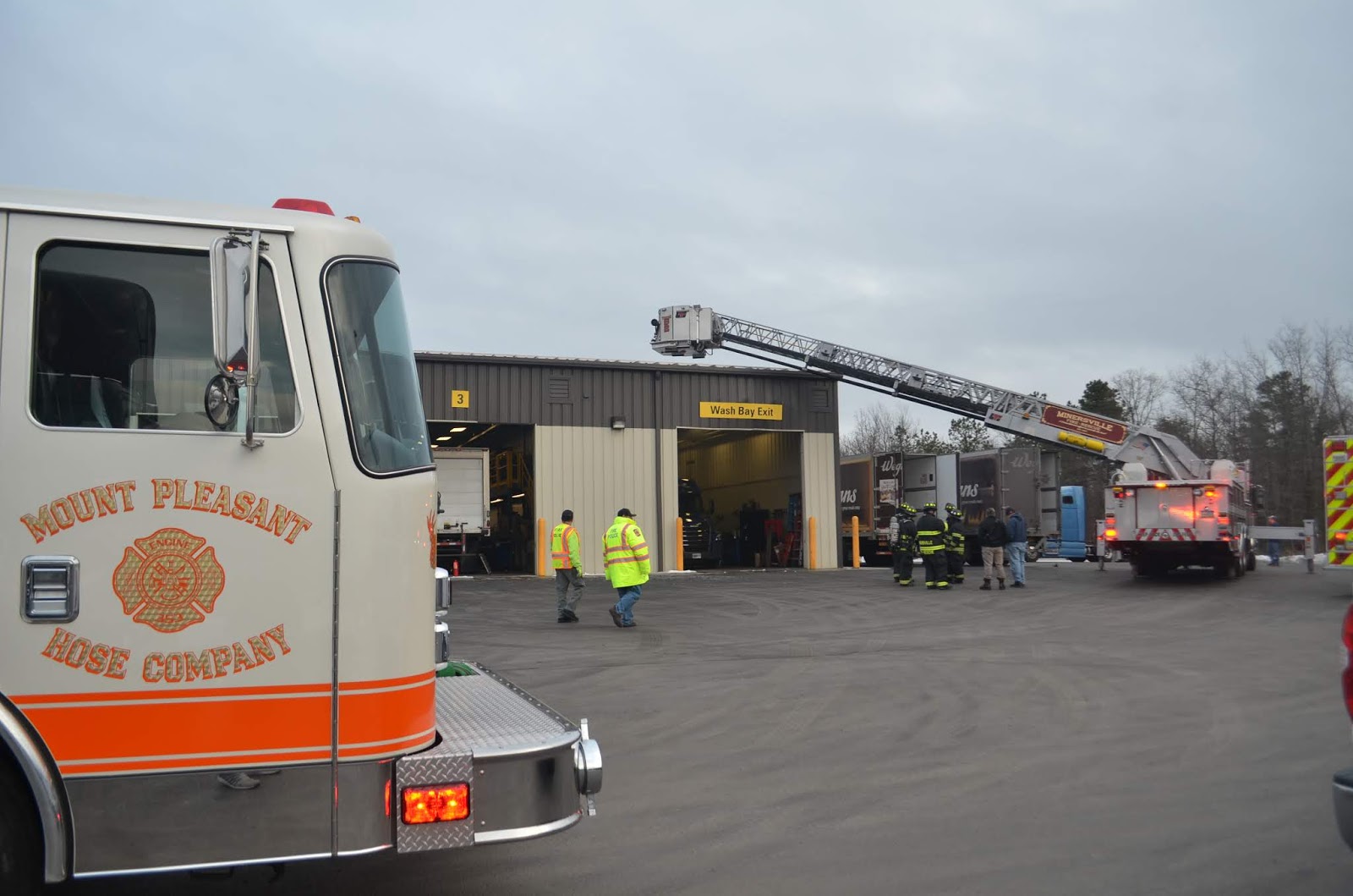 Firefighters Make Quick Work of Acetylene Tank Fire in High Ridge