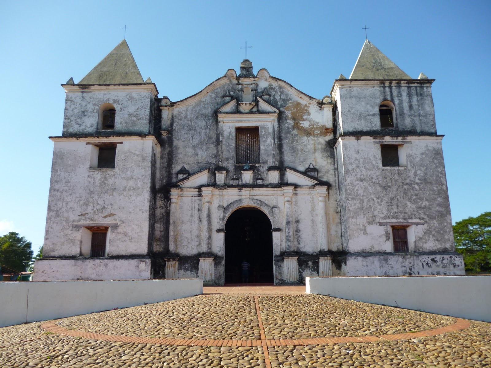 ANTROPOLOGÍA EN EL LABERINTO: Pueblos de Venezuela – Clarines