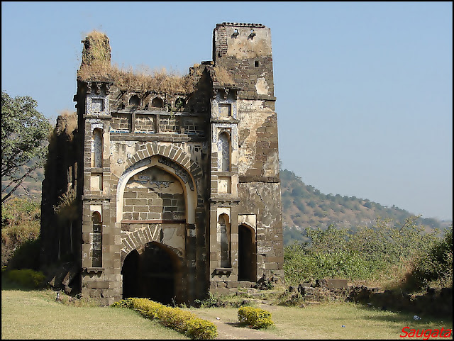 Wanderlust - My Travel Journals: Aurangabad Part VII - Daulatabad Fort