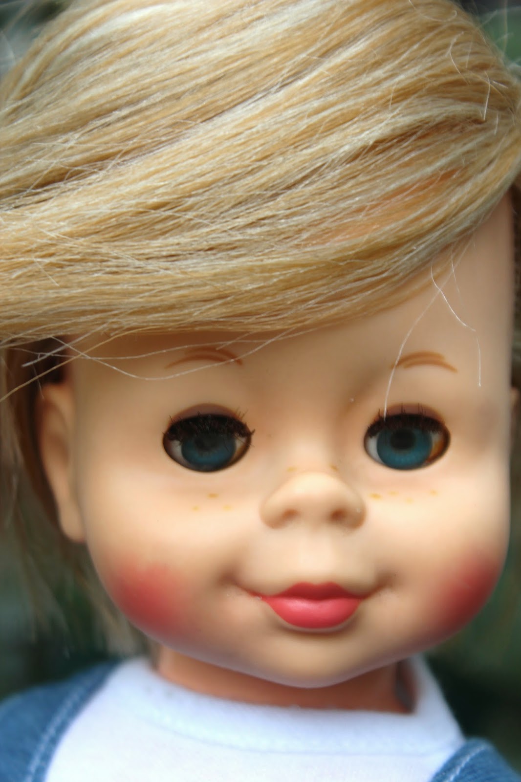 PLANET OF THE DOLLS: Doll-A-Day 191: Singing Chatty Cathy and A Good ...