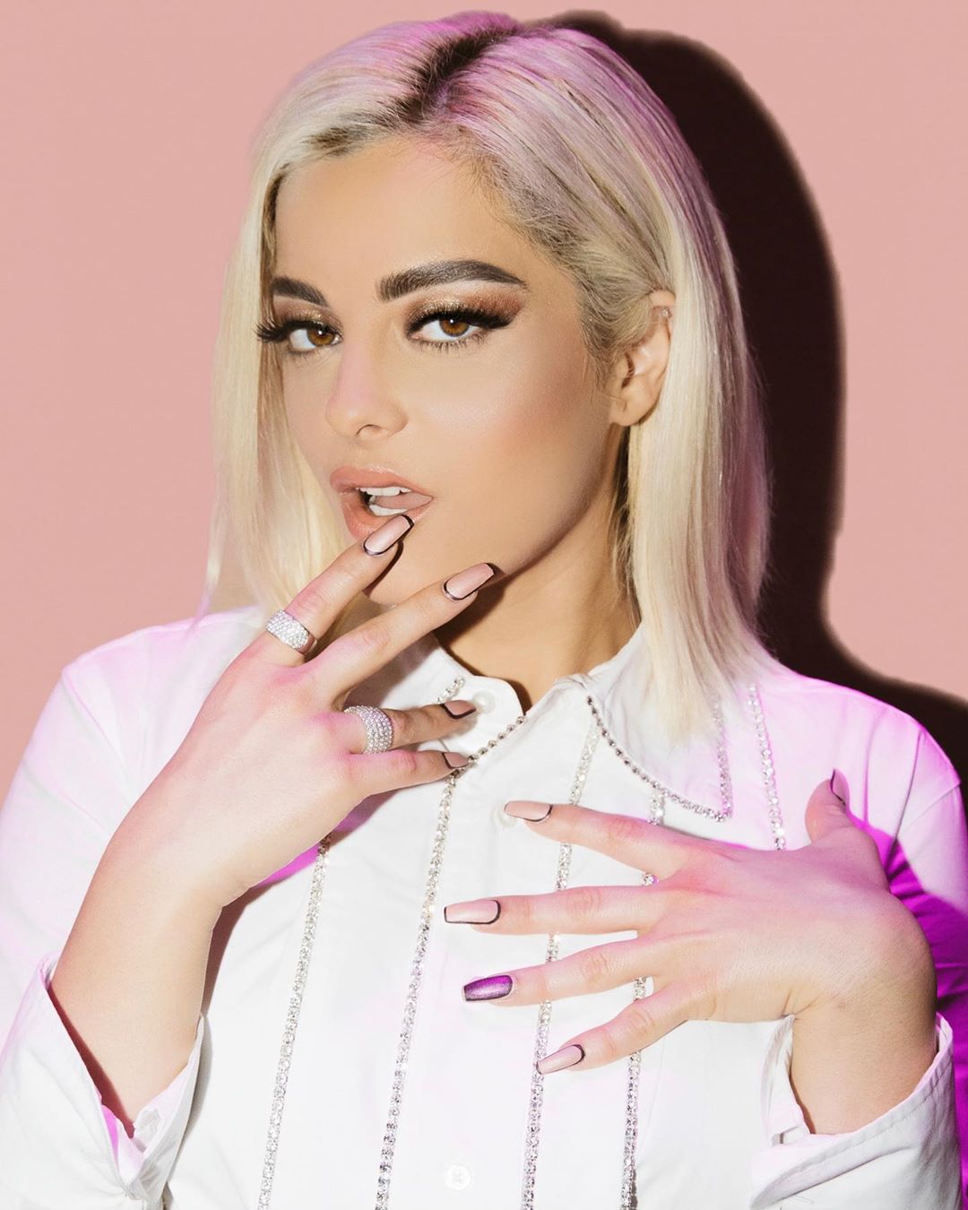 No dia do seu aniversário de 30 anos Bebe Rexha lança o poderoso single ...
