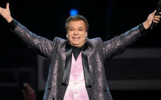 LETRAS DE CANCIONES O CANCIONERO: Letra de la canción ABRAZAME MUY FUERTE de JUAN GABRIEL