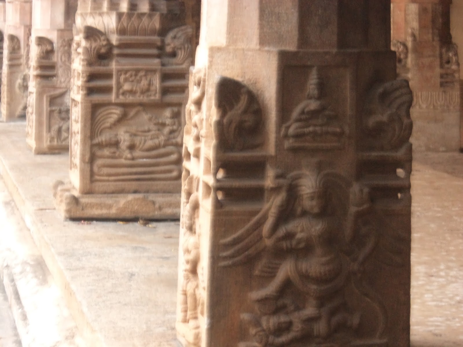 Sujataism: Photos of Chelluva Narayanswamy temple at Melkottai-- Karnataka