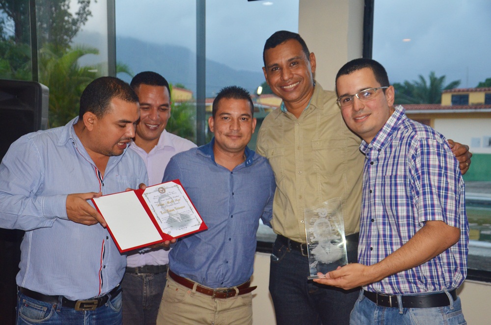 Cley entrega Premio Estadal de Periodismo Héctor Alcalá Poza