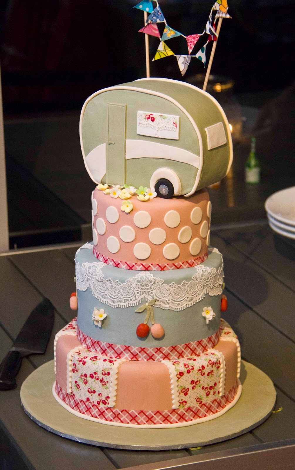 The Food Collective Raving Recipes: Retro caravan cake