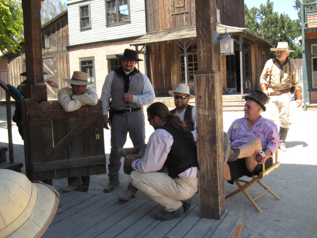 Henry's Western Round-up: GANG OF ROSES RETURNS!