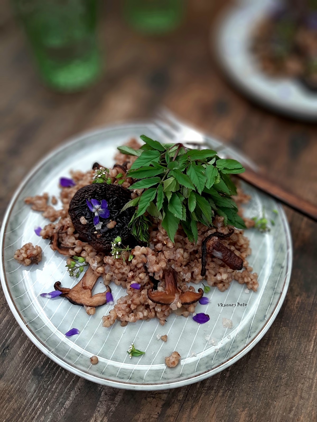 Елда с шийтаке и седмолист - Buckwheat with Shiitake and Ground Elder