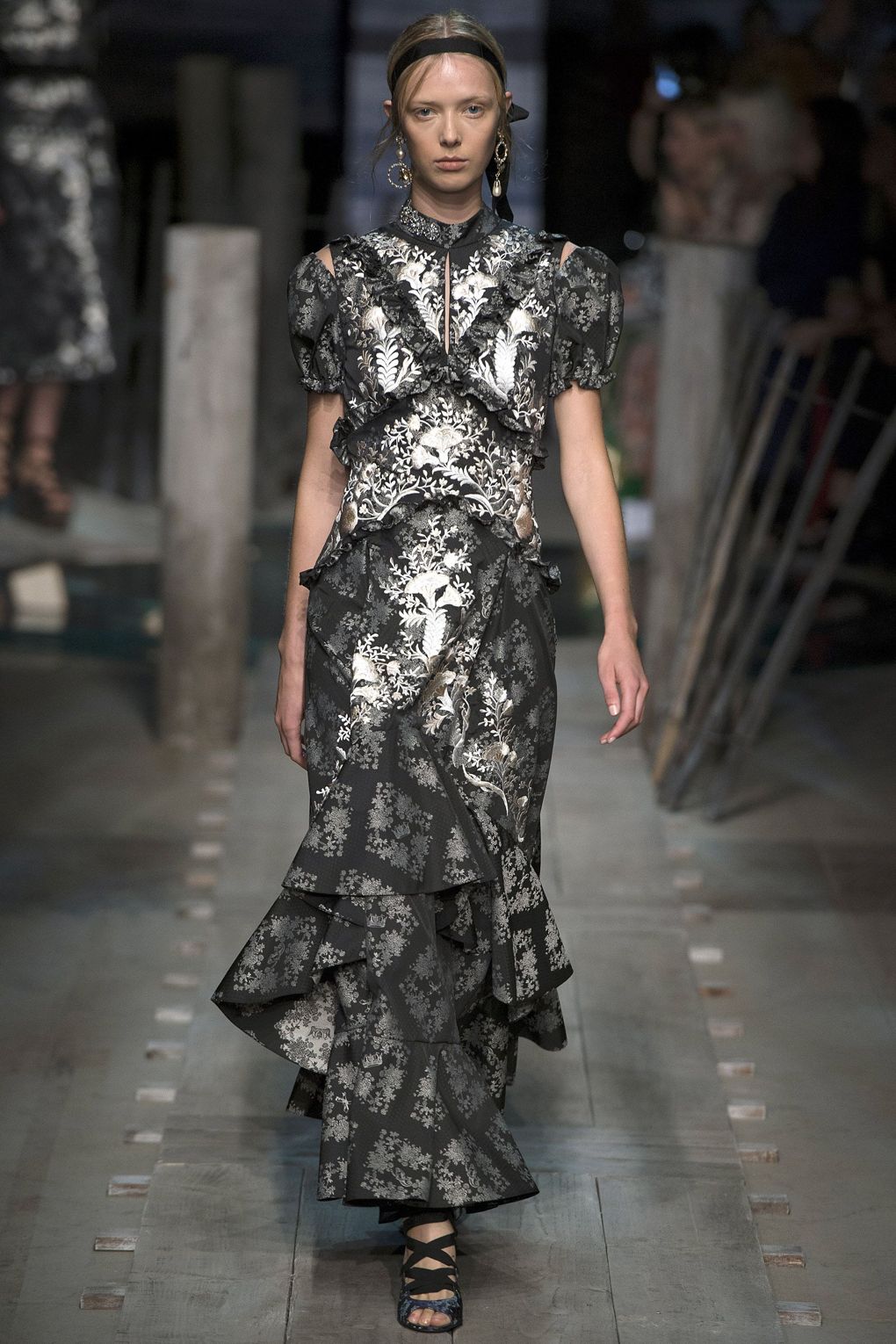 Runway | Erdem Spring-Summer 2017 Ready-To-Wear | Cool Chic Style Fashion