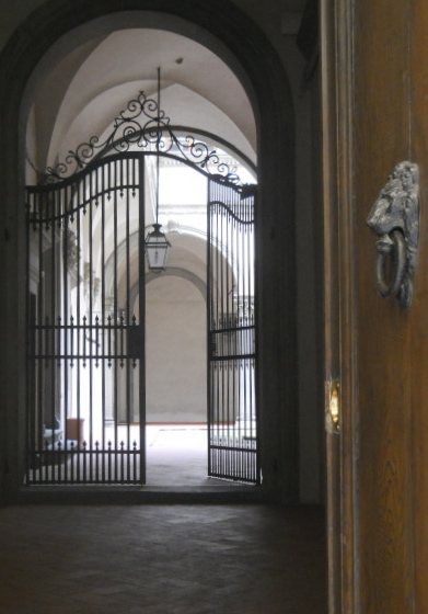Marie Kinnaman Designs: Gates in Florence, Italy