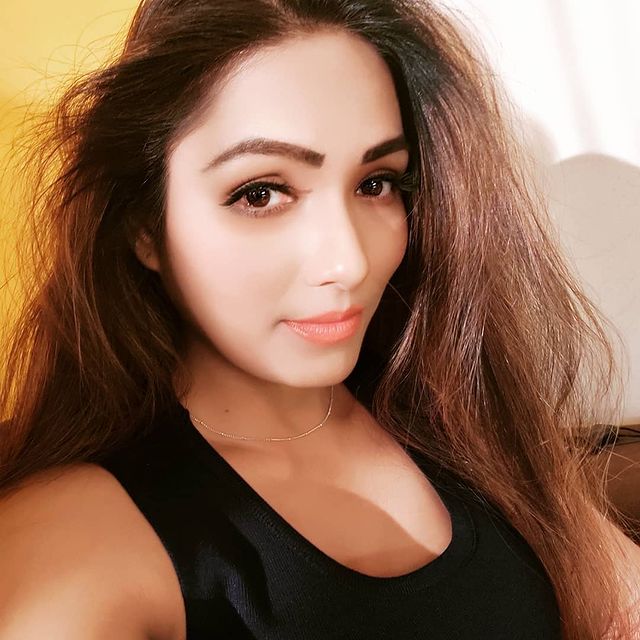 Zoya Rathore Web Series, Wiki, Movies, Photos, Age, Height and Online ...