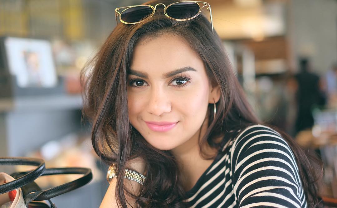 BIODATA & PROFIL Irish Bella (Agama, Suami, Usia / Tanggal Lahir & Foto ...