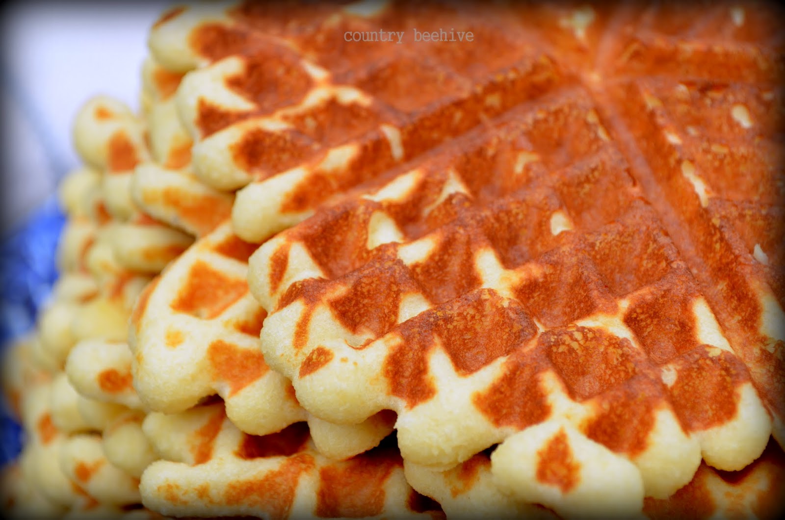 Country Beehive: waffles, waffles, waffles...