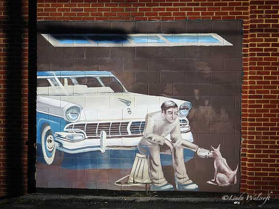 The View from Squirrel Ridge: Old Ford Murals