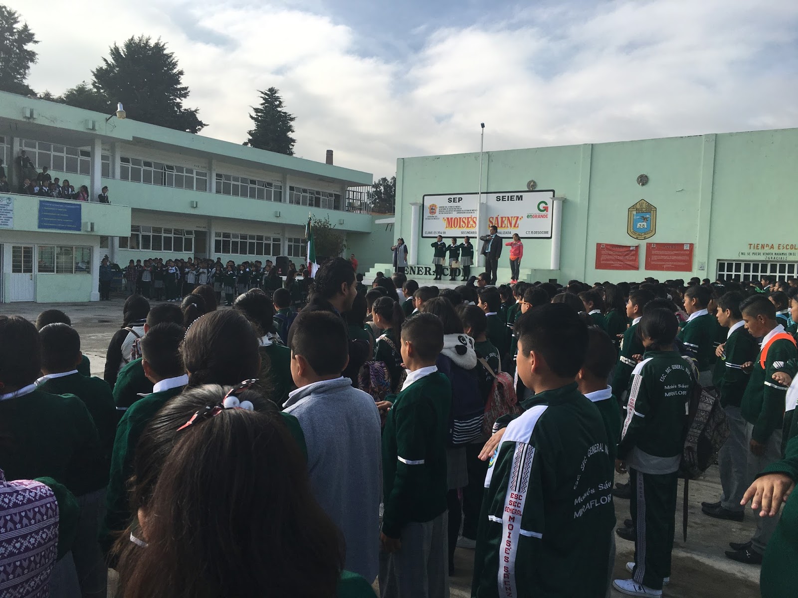 SECUNDARIA "MOISÉS SÁENZ" CLAVE ES 354-38 DE MIRAFLORES, CHALCO, MEXICO