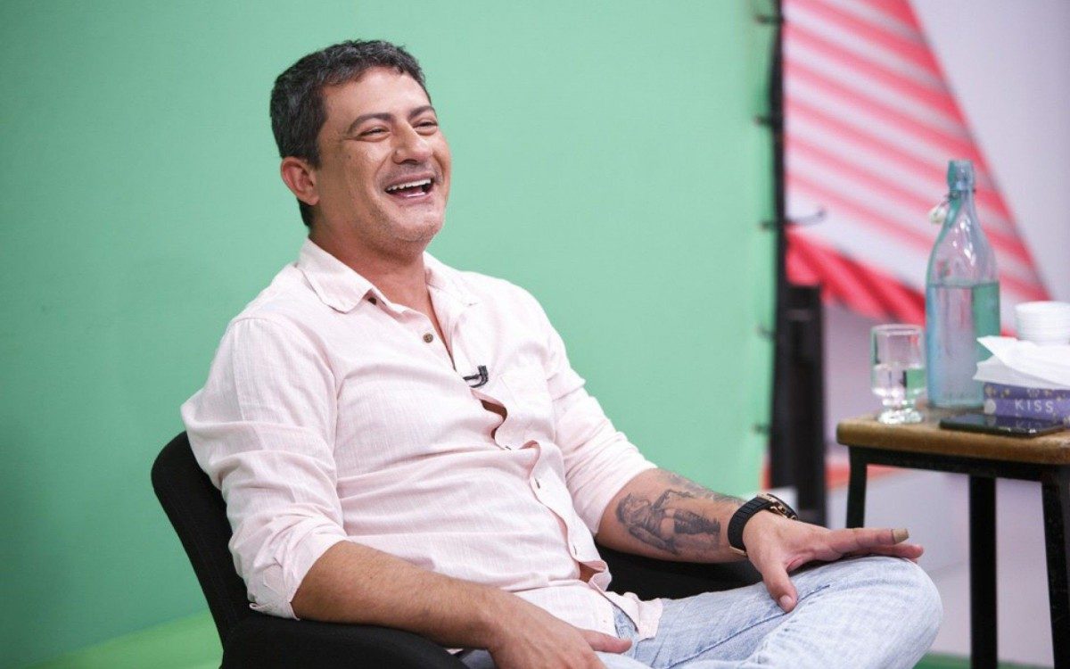 Tom Veiga Morreu Em Decorrência De Um Avc Causado Por Um Aneurisma