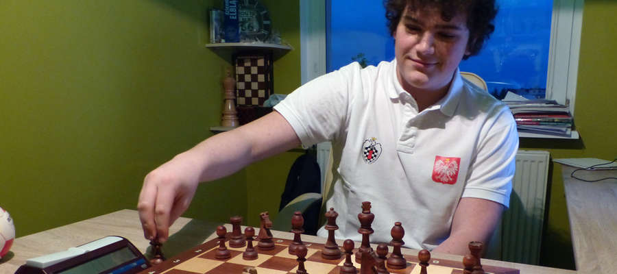 SZACHARNIA 2008 : Na żywo z Porto Carras Van Foreest - Janik V runda ...